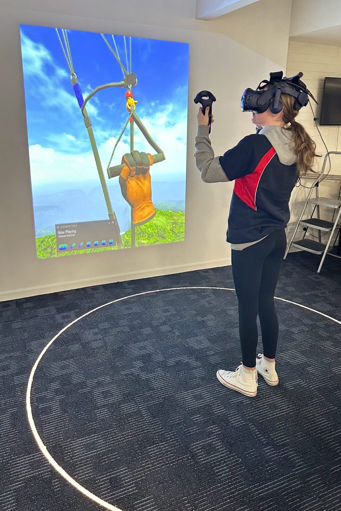 Science Students Experiment in New VR Lab - Port Lincoln High School
