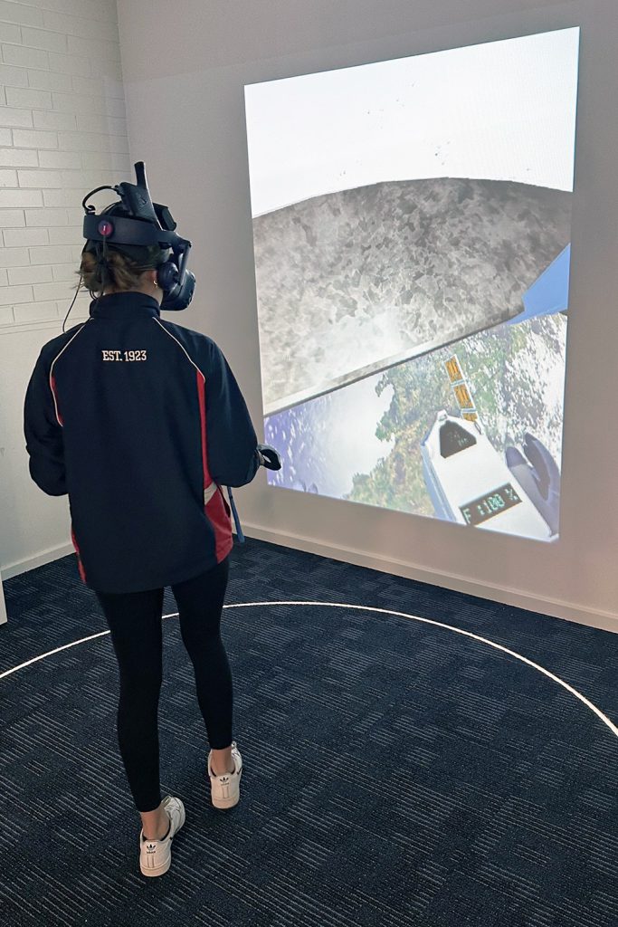 Science Students Experiment in New VR Lab - Port Lincoln High School
